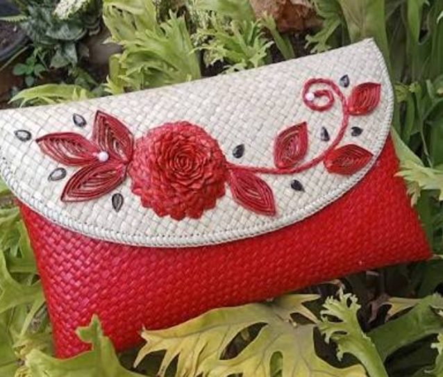 Dompet anyaman