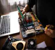 Pemeliharaan komputer laptop servis mainboard