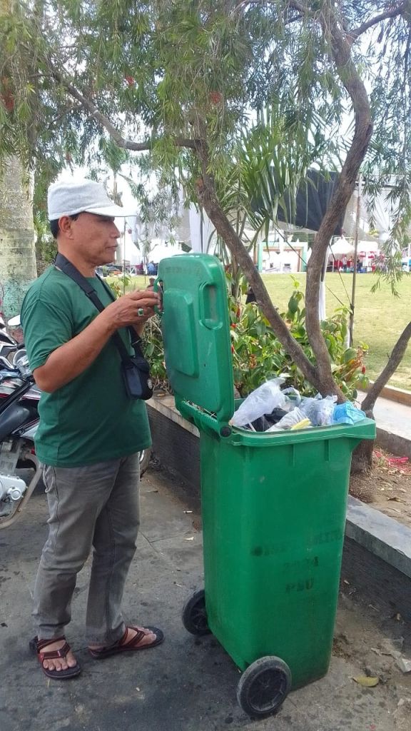 BURUH HARIAN LEPAS/BURUH TAMAN