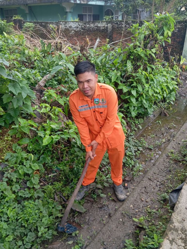 Petugas Parit